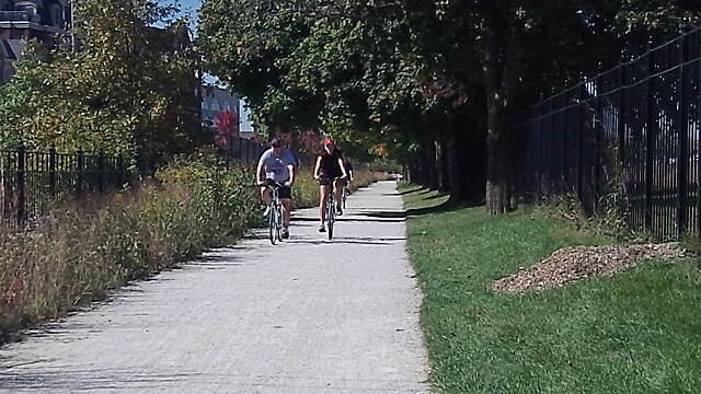 Illinois Prairie Path Photos | TrailLink
