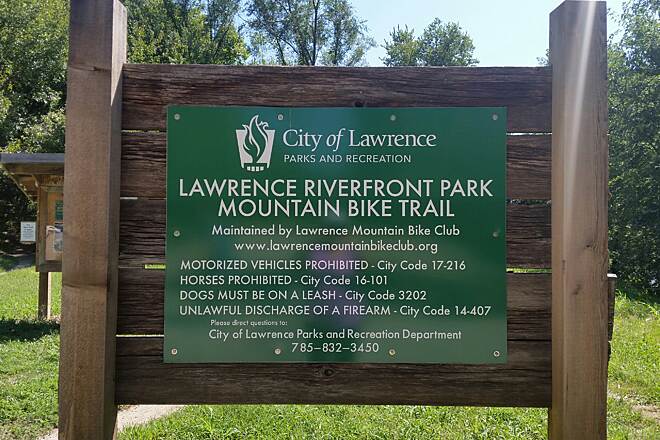 Blue Springs Trails & Trail Maps | TrailLink.com